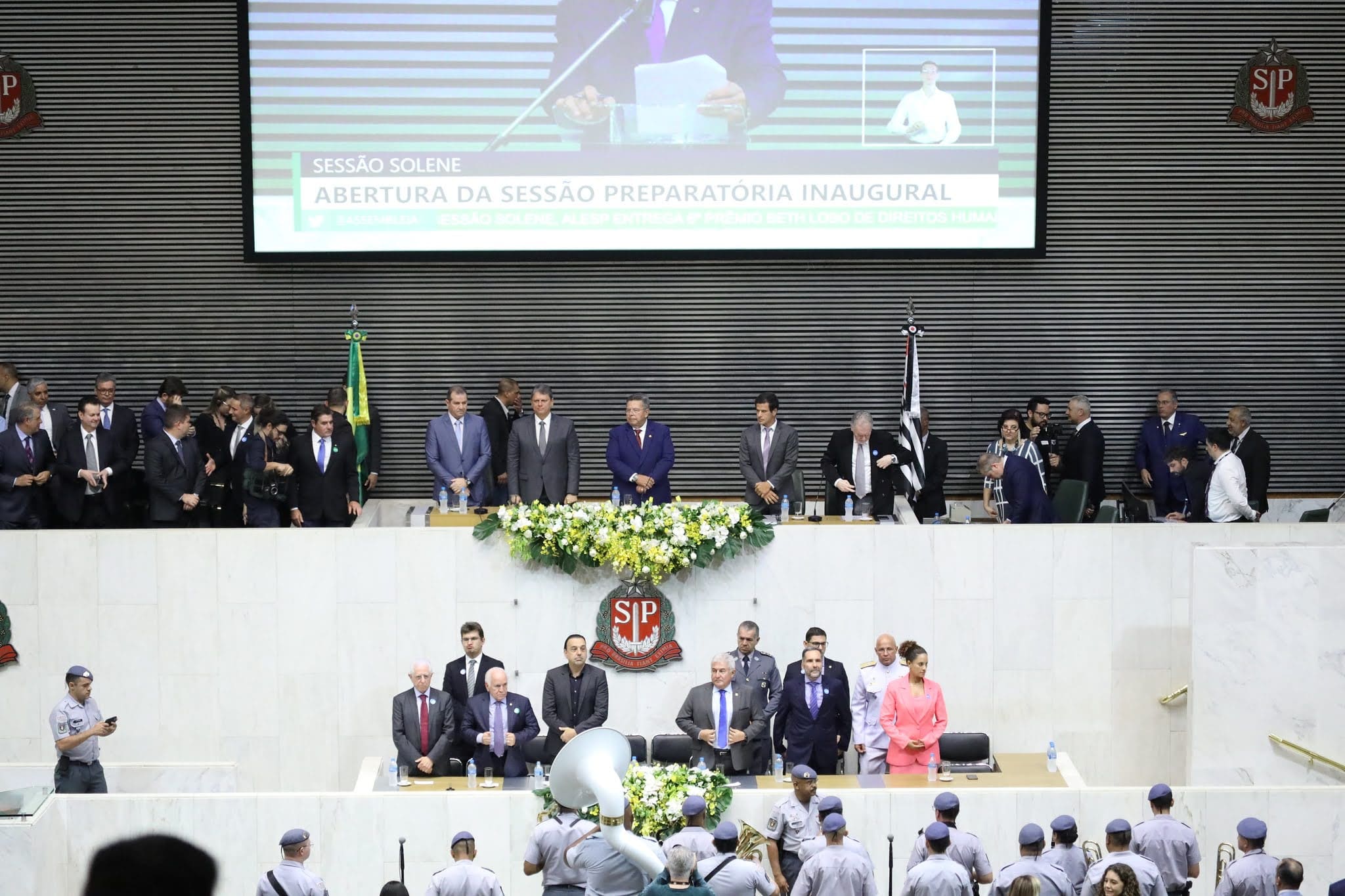Solenidade de posse dos novos Deputados Estaduais – Diário do ... Solenidade de posse dos novos Deputados Estaduais – Diário do ...