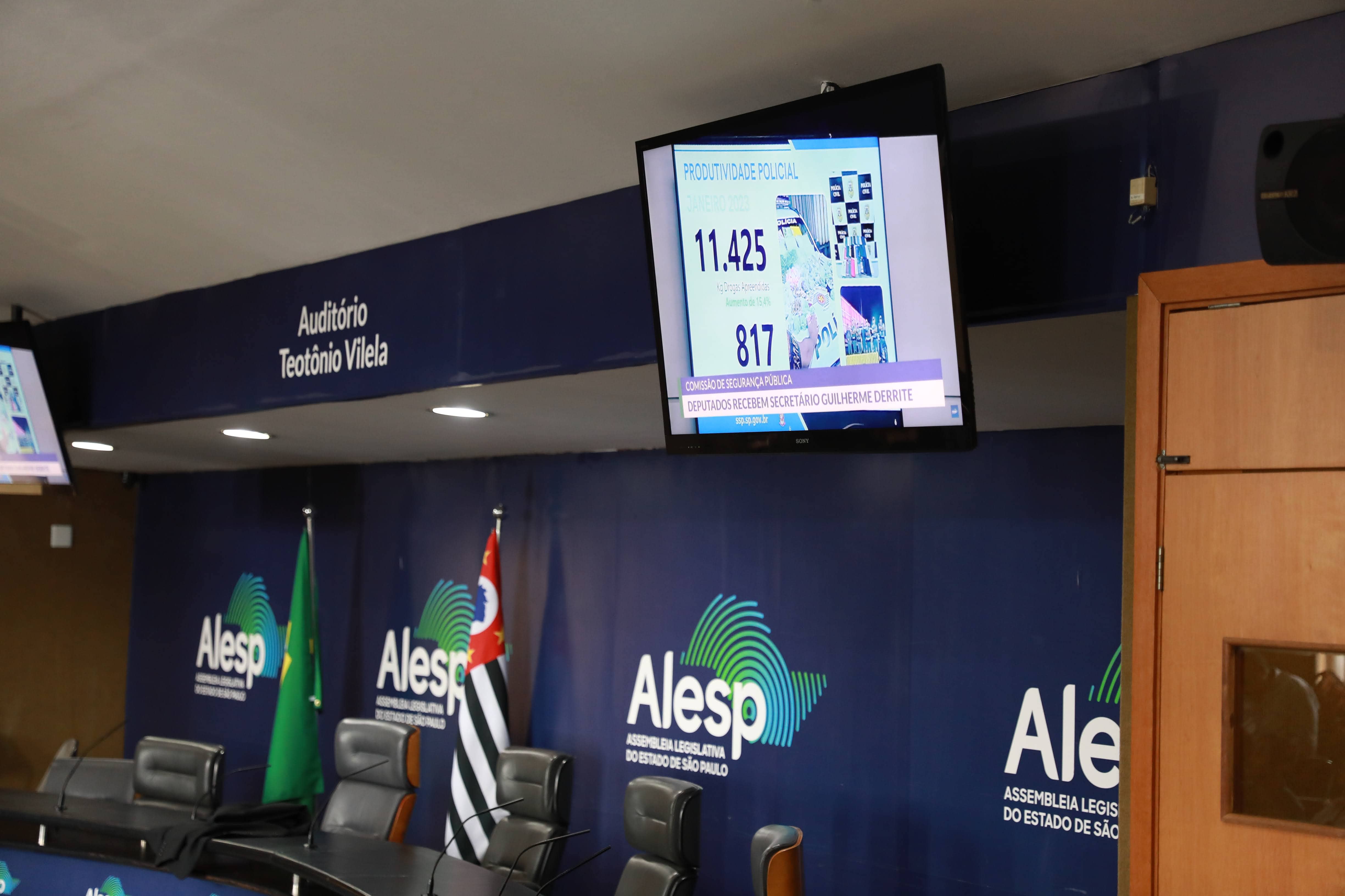 Solenidade de posse dos novos Deputados Estaduais – Diário do ... Solenidade de posse dos novos Deputados Estaduais – Diário do ...